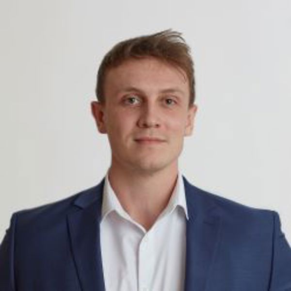 Retail units at One Cambridge Square, Cambridge North, Milton Avenue ...